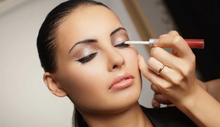 Hvordan Gjør Du Sminke For Kvelden?